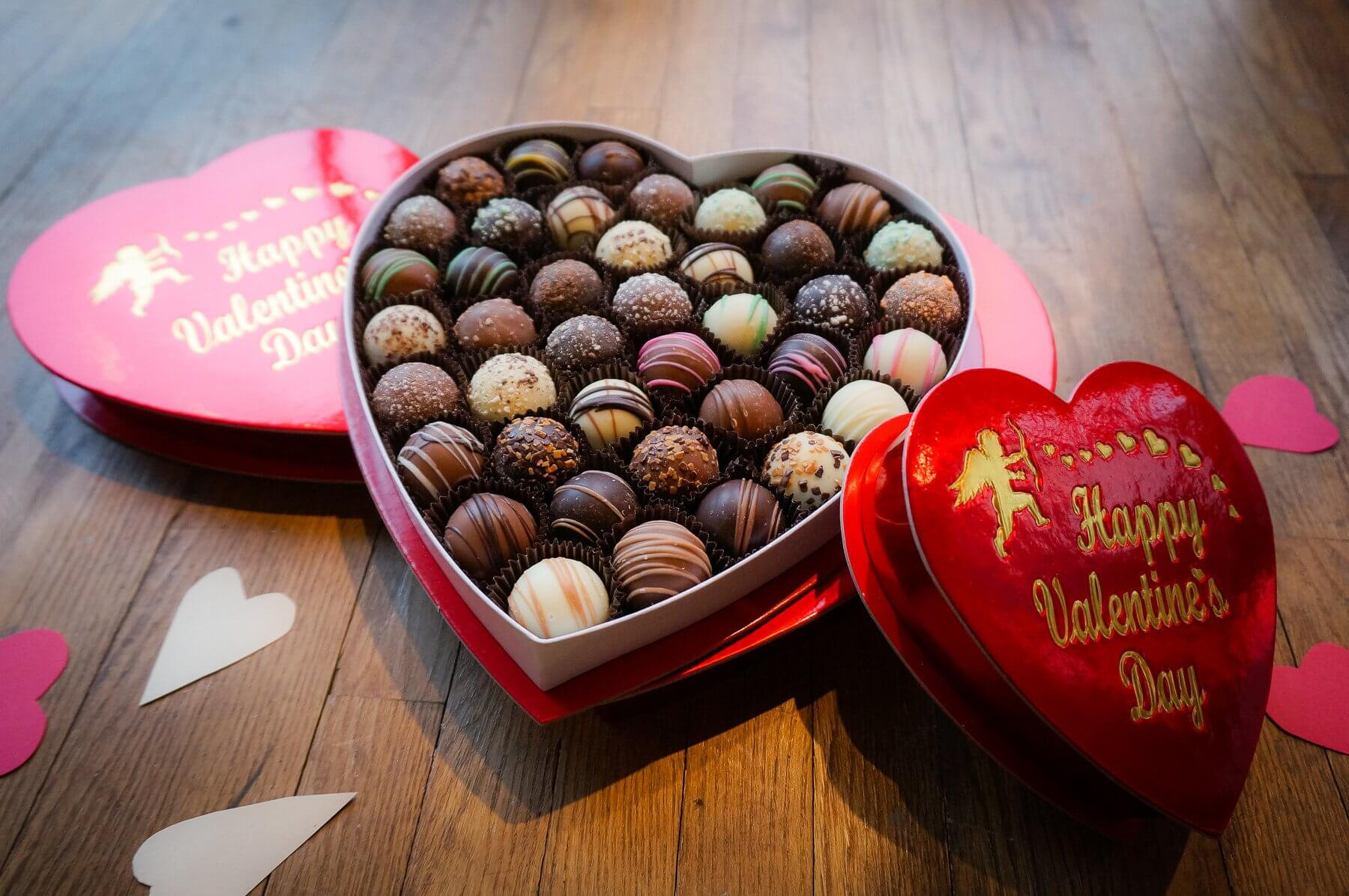 Top 35 Romantic Valentine's Day Gifts for Her 2018 - Live Enhanced