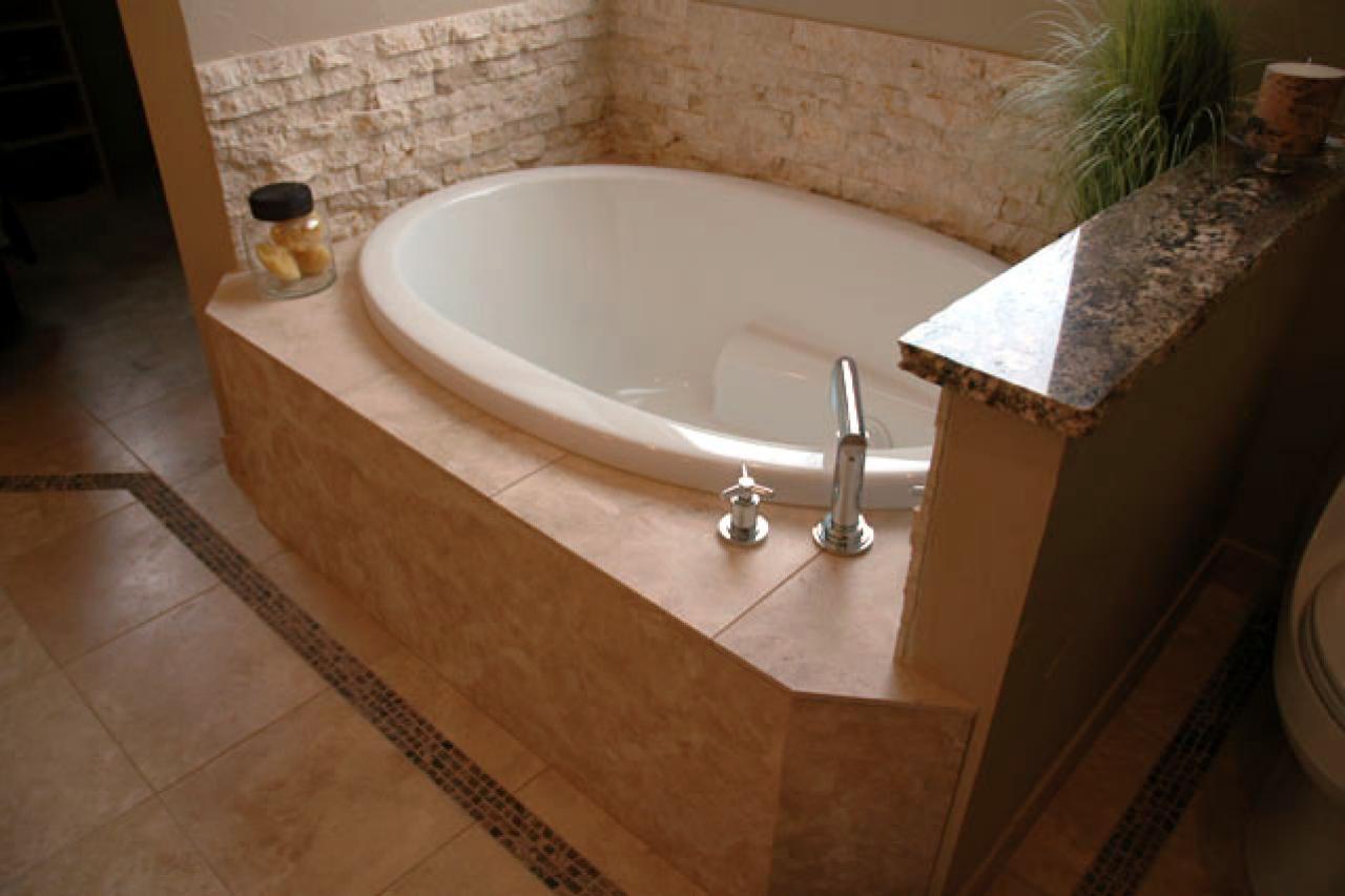31+ Small Bathroom Tub Ideas With Modern Designs - Live Enhanced