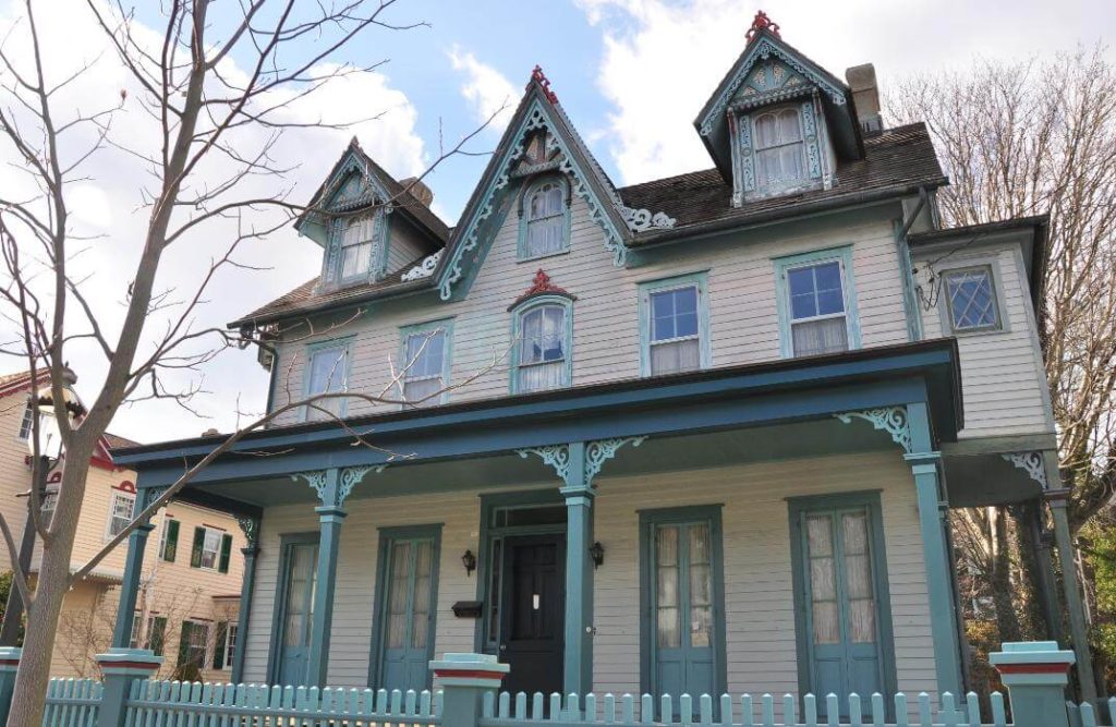 Look at Victorian Style Houses of Queen Victoria Ruled Britain Times ...