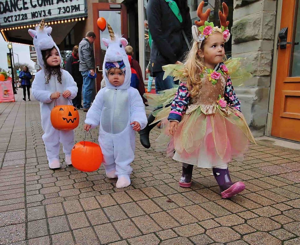25+ Cute Costumes Designs Ideas for Kids on Halloween 2020 - Live Enhanced