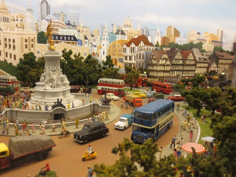 Amazing Miniature World Art Design Taken from Pinterest - Live Enhanced