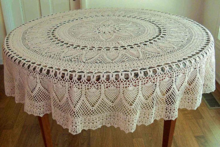 Stunning Table Cloth Designs Ideas to Decor Your Dining Table