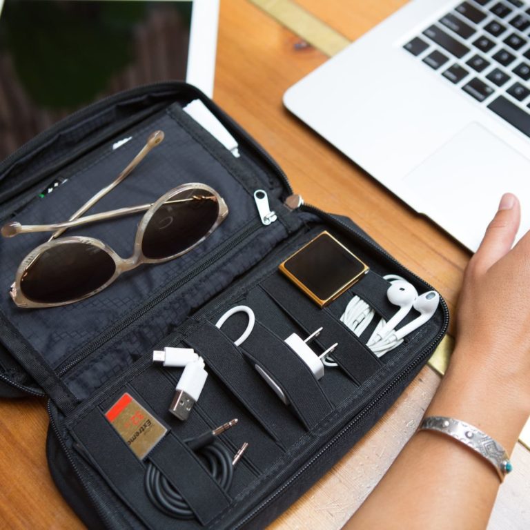 How to Travel with Computer Accessories: Top 5 Tips From Experts - Live ...