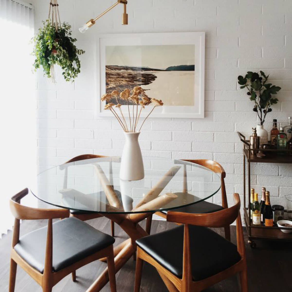 Why Your Home Needs a Mid Century Modern Dining Table