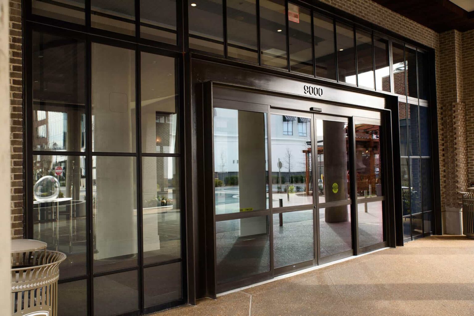 5 Tips To Choose The Right Commercial Door for Your Building