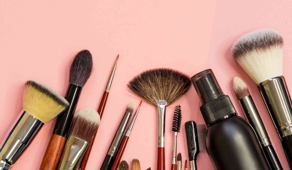 Top 7 Ideas About How to Clean your Makeup Tools - Live Enhanced