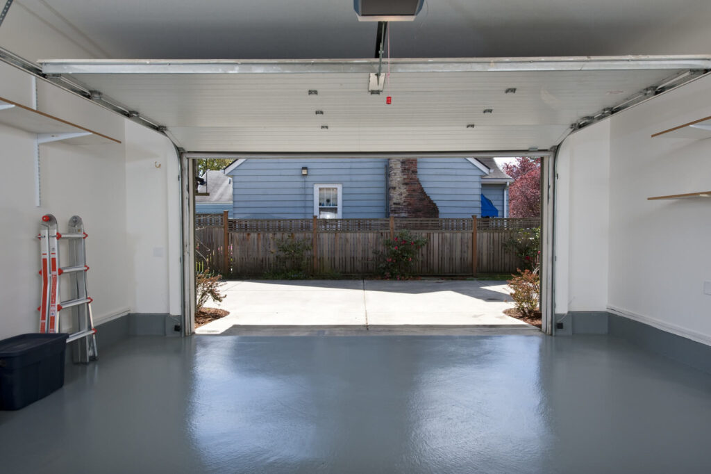6 Reasons Why You Should Hire A Professional To Fix Your Garage