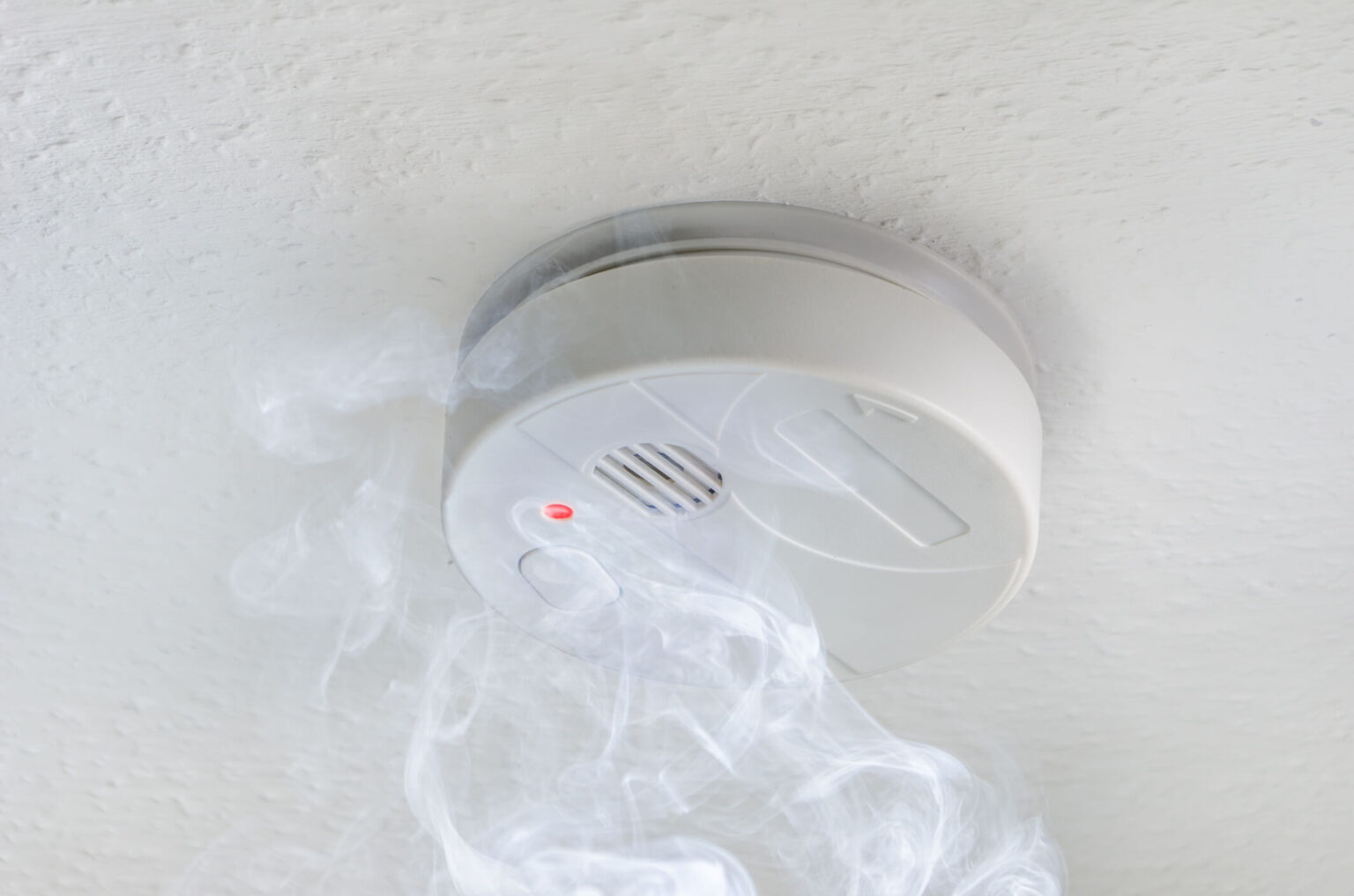 11 Easy Directions on How to Install a Smoke Detector - Live Enhanced