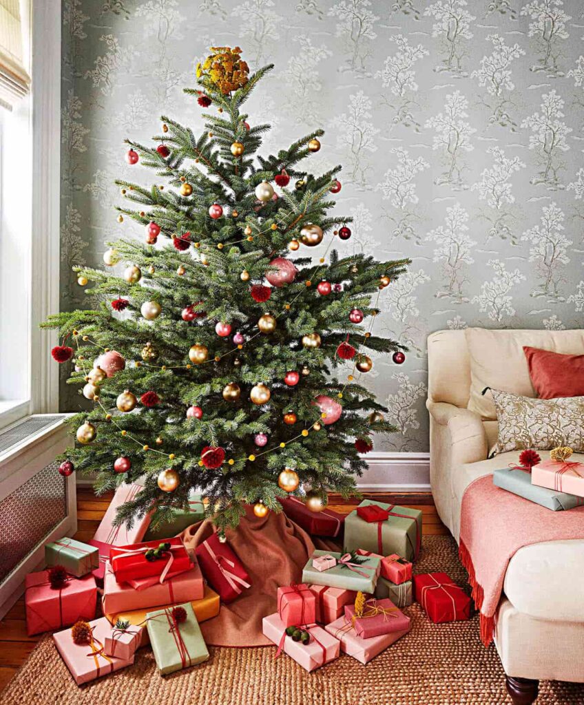 Several Christmas Tree Safety Tips and Ideas - Live Enhanced