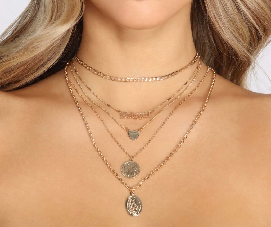 Trending Accessories in 2022 That Every Woman Must Know About!