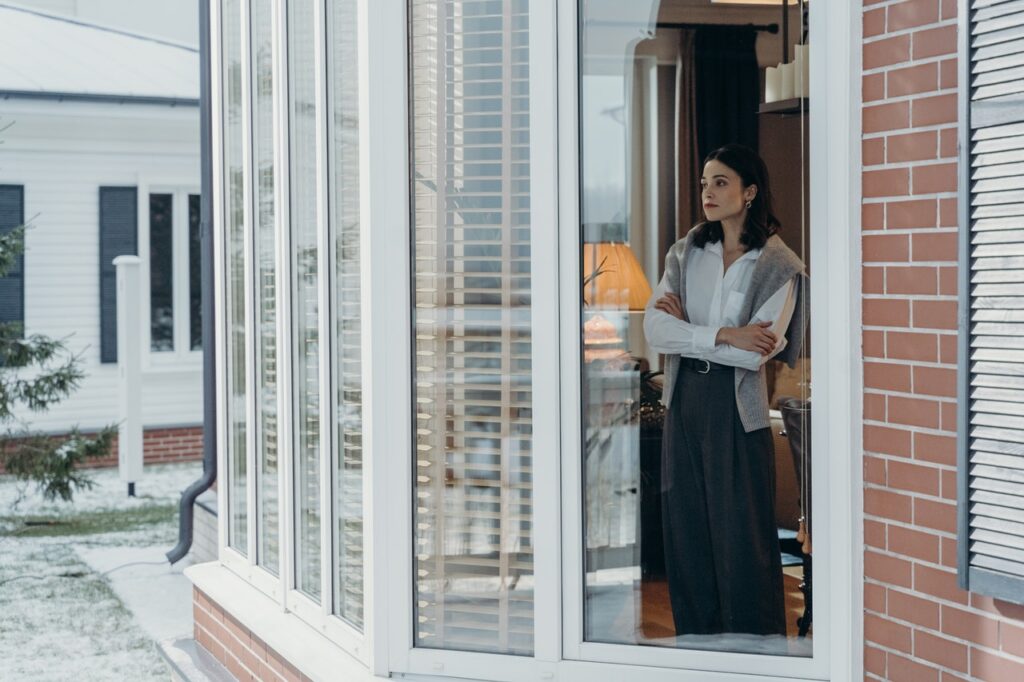 Fixed Windows vs Operable Windows: How To Choose One for Your Home