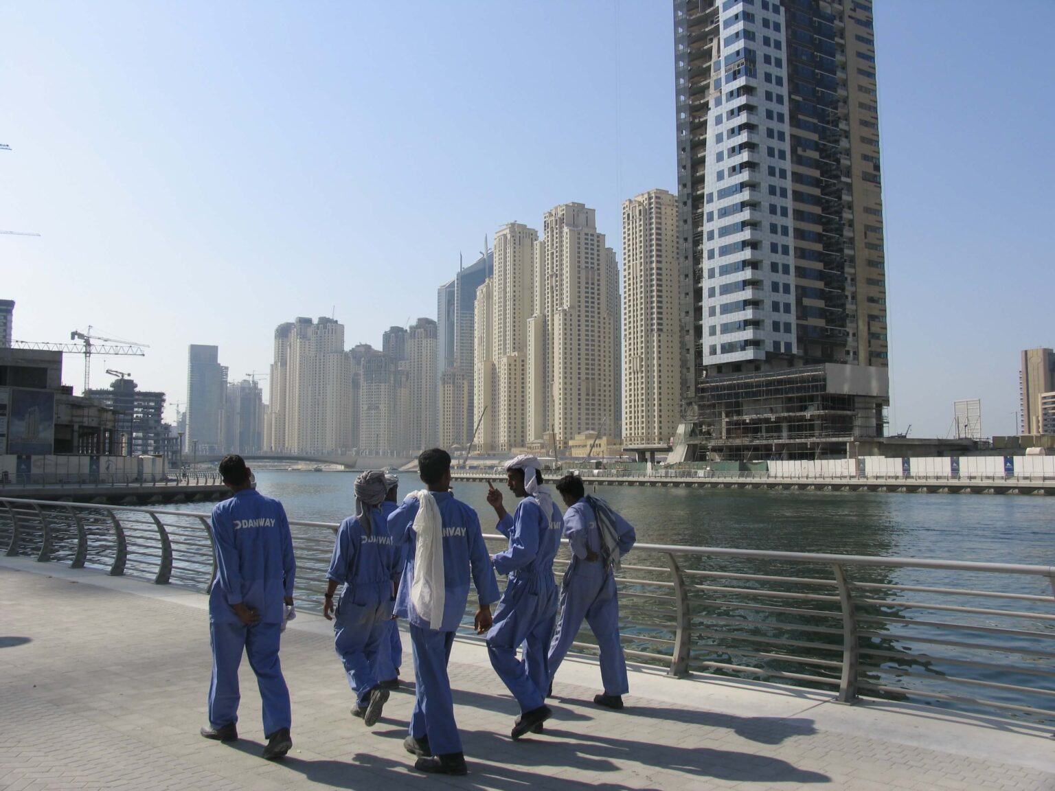 Working and Living in Dubai: What You Need to Know - Live Enhanced