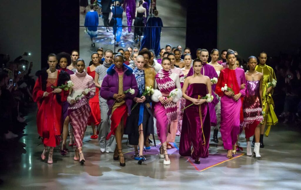 Metaverse Fashion Week 2022 Is Here: Everyone Can Join! - Live Enhanced