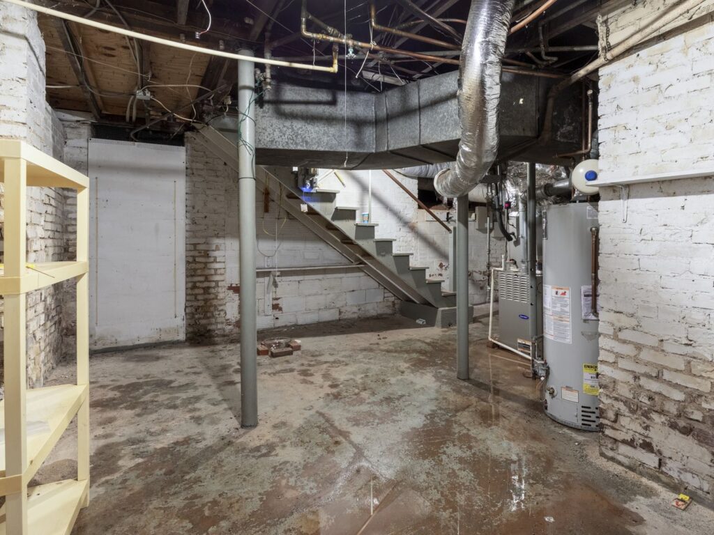 How to Stop Damp in Basement? - Live Enhanced