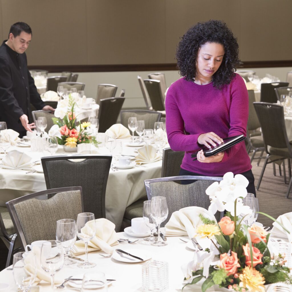 8 Event Management Tips to Host a Successful Event - Live Enhanced