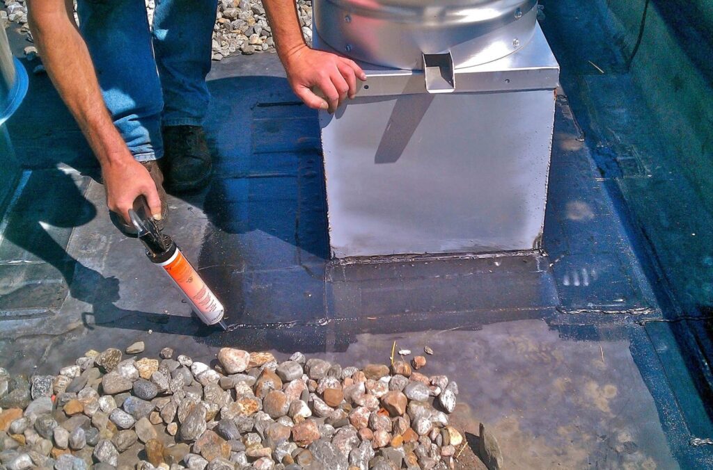 Flat Roof Repair: Get Professional Help to Fix Leaks, Puddles ...