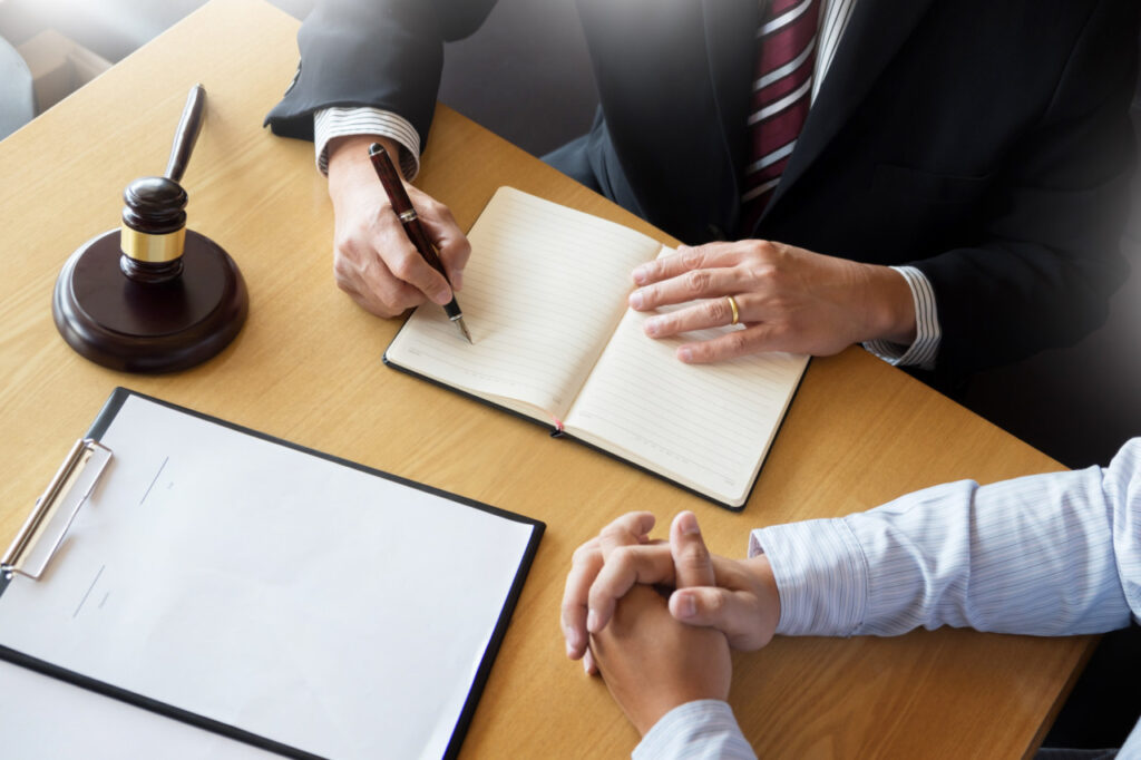Choosing Wisely: 5 Tips for Selecting the Right Business Lawyer