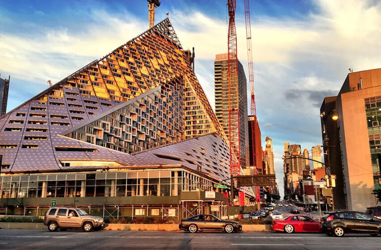 21 Iconic and Weird Buildings in NYC That You Must See!